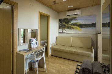 Magic Natura Animal, Waterpark & Polynesian Lodge Resort - Destinia