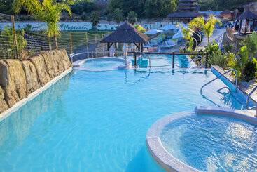 Magic Natura Animal, Waterpark & Polynesian Lodge Resort - Destinia