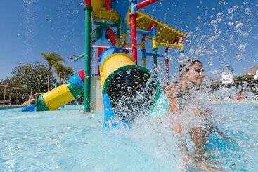 Magic Natura Animal, Waterpark & Polynesian Lodge Resort - Destinia