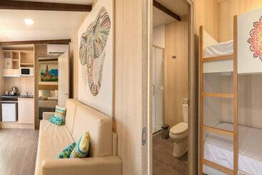 Magic Natura Animal, Waterpark & Polynesian Lodge Resort - Destinia