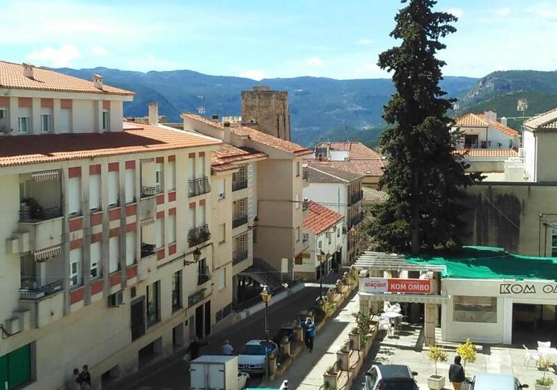 Hotel Yeste en Yeste desde 27 € | Destinia