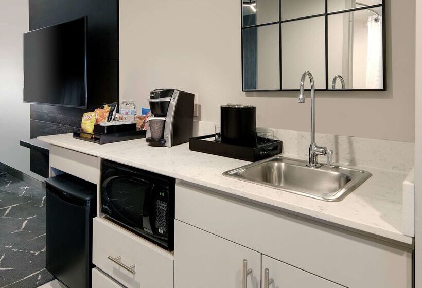 Hotel Embassy Suites By Hilton Atlanta Perimeter Center en Atlanta ...