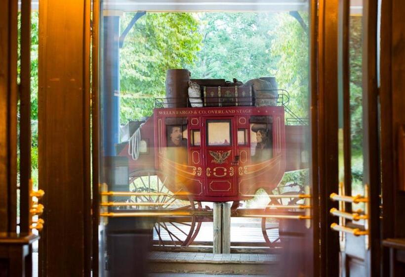 Disney Hotel Cheyenne em Disneyland Paris desde 126 €| Destinia