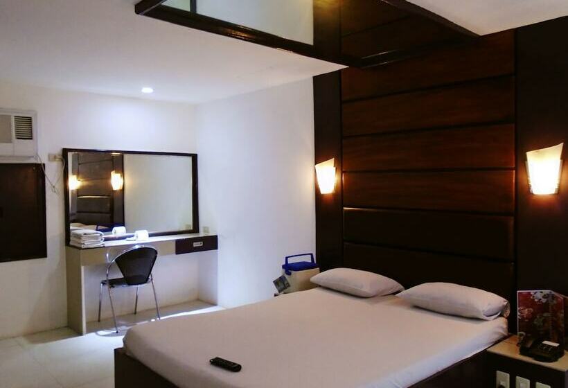 Halina Drive Inn Hotel Pasay in Pasay, starting at £13 | Destinia
