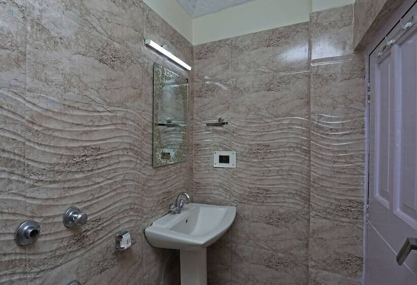 Hotel H S R Ram Bazaar By Oyo Rooms en Shimla | Destinia