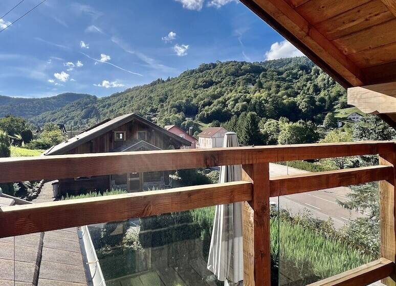 Hotel Logis Hôtel, Chalets Et Restaurant Les Chatelminés - La Bresse