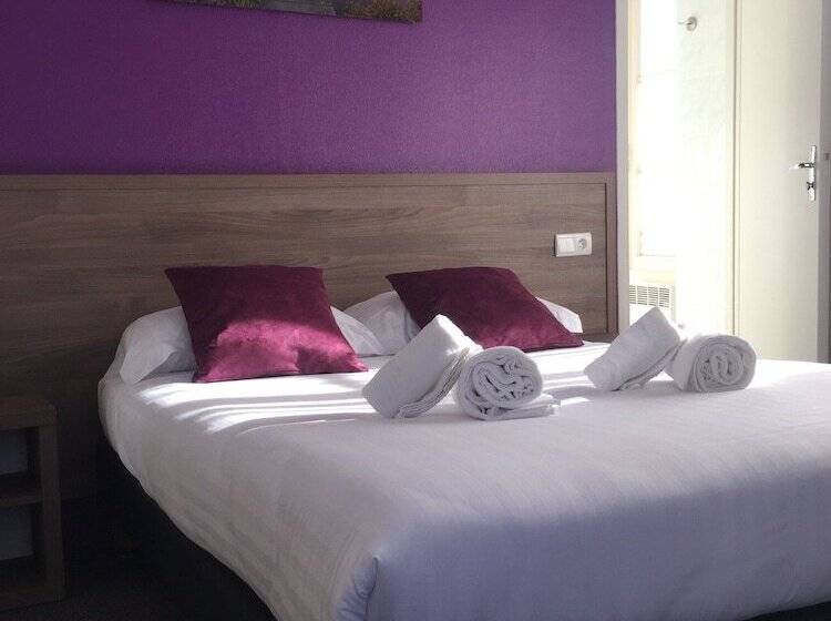 Hotel Logis Hostellerie Du Cheval Blanc - Sainte-Maure-de-Touraine