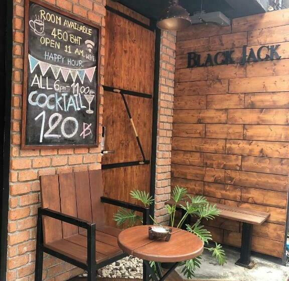 Blackjack Bar And Hostel ב- חוף צ'אוונג החל מ-19 US$