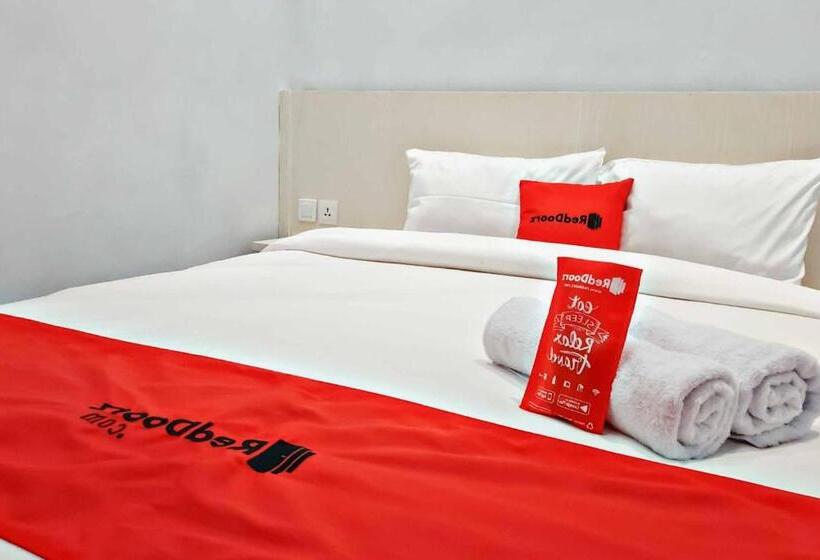 Medan, בית מלון כפרי Reddoorz Cbd Polonia Medan: ההצעות הטובות עם Destinia