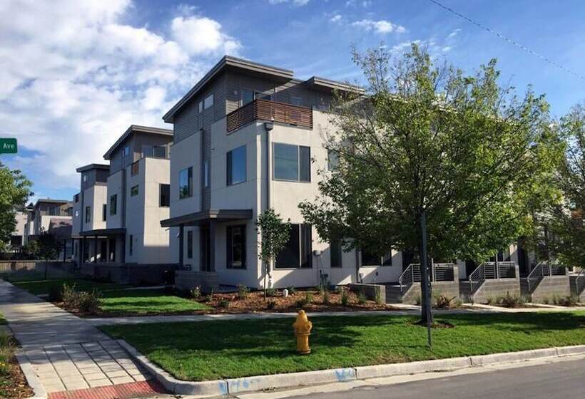 דנוור, The Mile High Townhome Walk To The Stadium: ההצעות הטובות עם ...