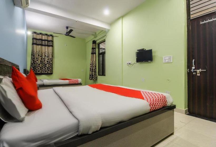 Vrindavan, בית מלון כפרי Oyo 63160 Rajan Shree Dham: ההצעות הטובות עם ...