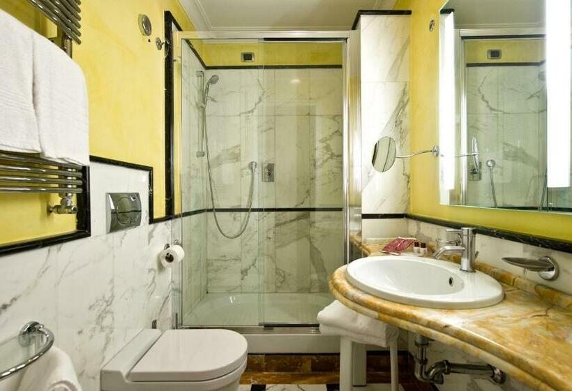 Hotel Suite Opera Rooms en Roma - Destinia