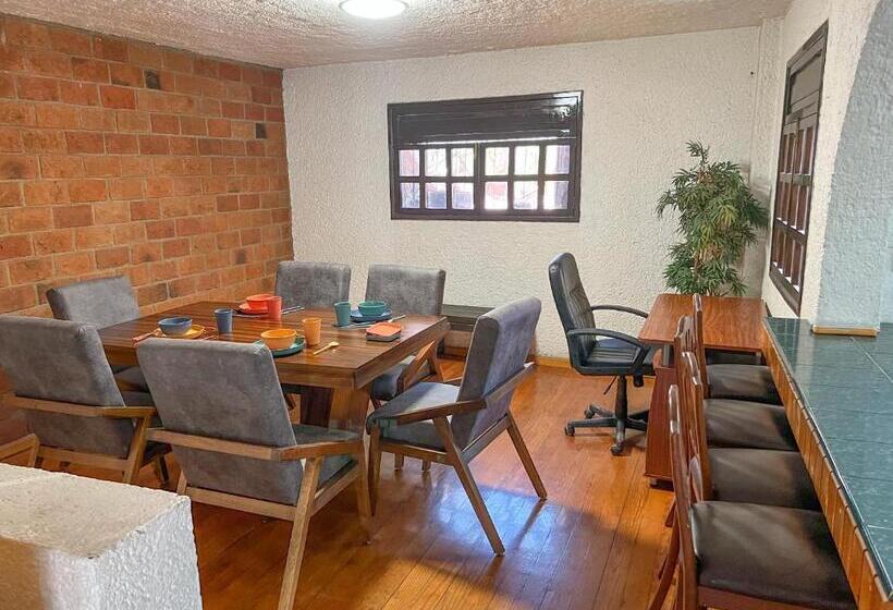 Hotel Rj Querétaro in Santiago de Queretaro, starting at £8 | Destinia