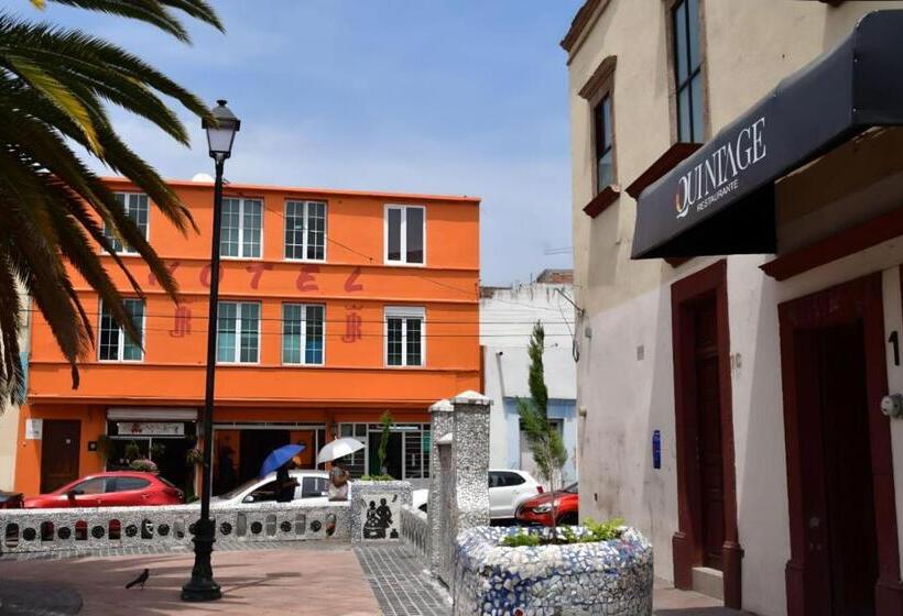 Hotel Rj Querétaro in Santiago de Queretaro, starting at £8 | Destinia