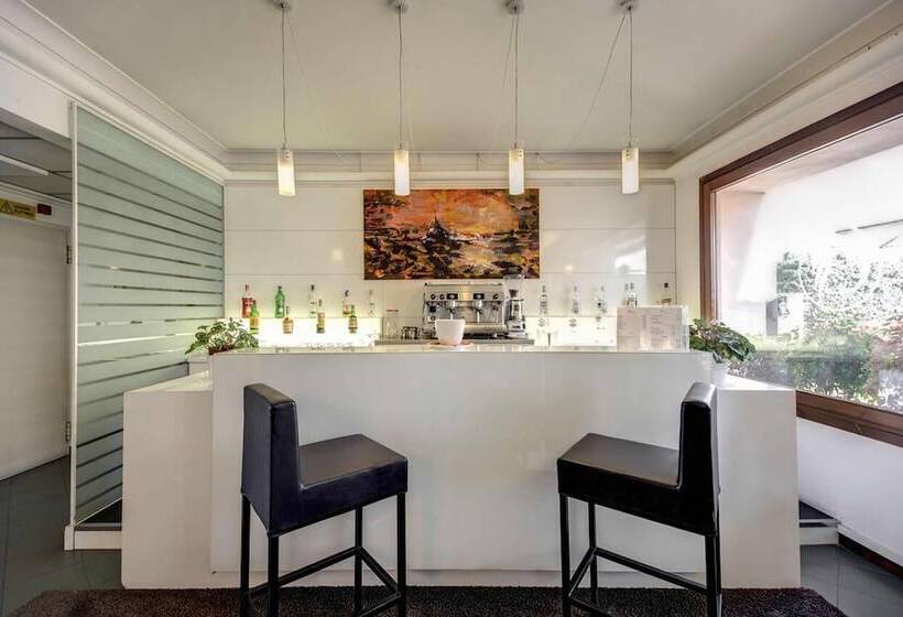 Hotel Alba Torre Maura em Roma desde 24 €| Destinia