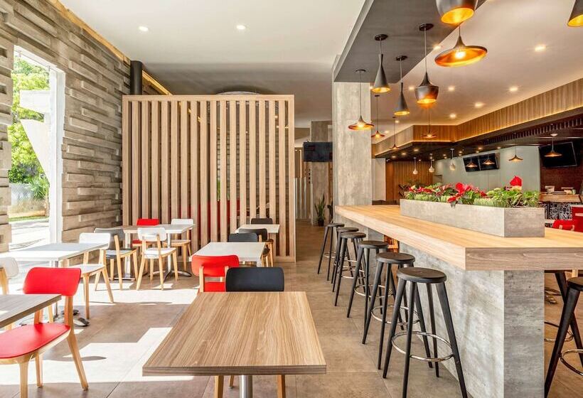 Hotel Ibis Merida en Mérida desde 25 € | Destinia