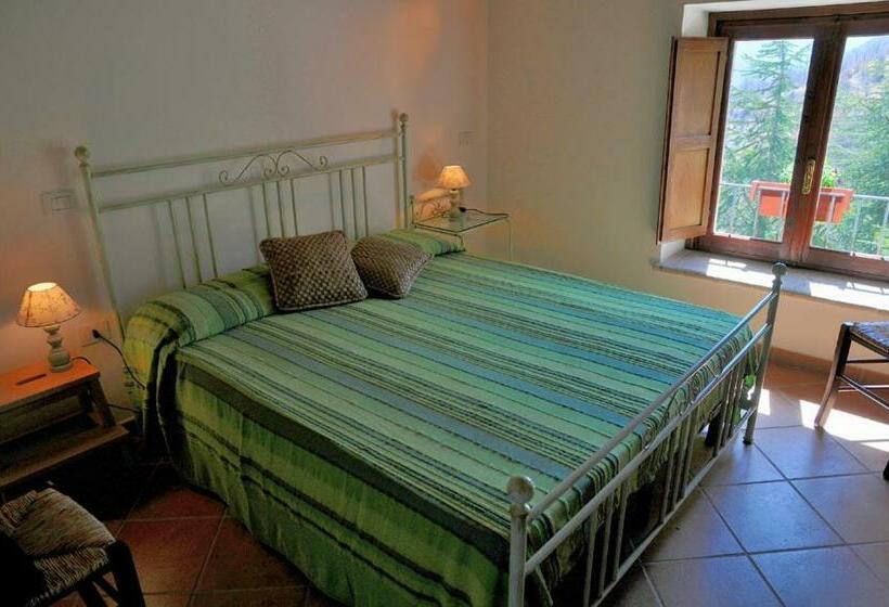 Sellano, בית מלון כפרי Il Castello Del Sole: ההצעות הטובות עם Destinia