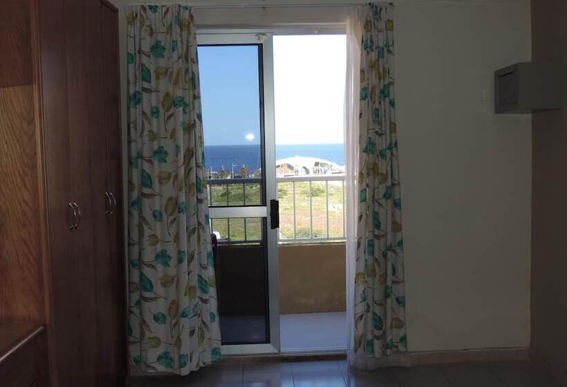 Holiday Complex Cardor فى St. Paul's Bay بأسعار تبدأ من ر.س.‏ 49 | Destinia