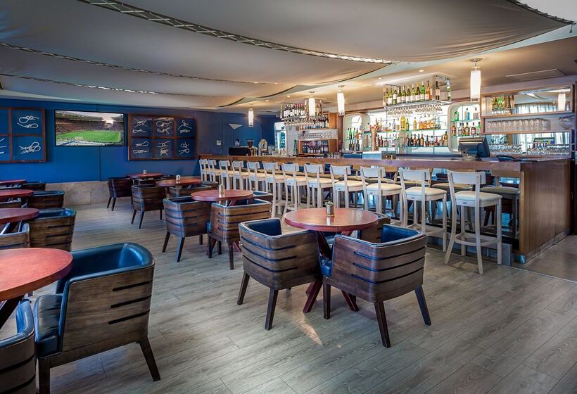 Lagoon Beach Hotel & Spa - Cape Town