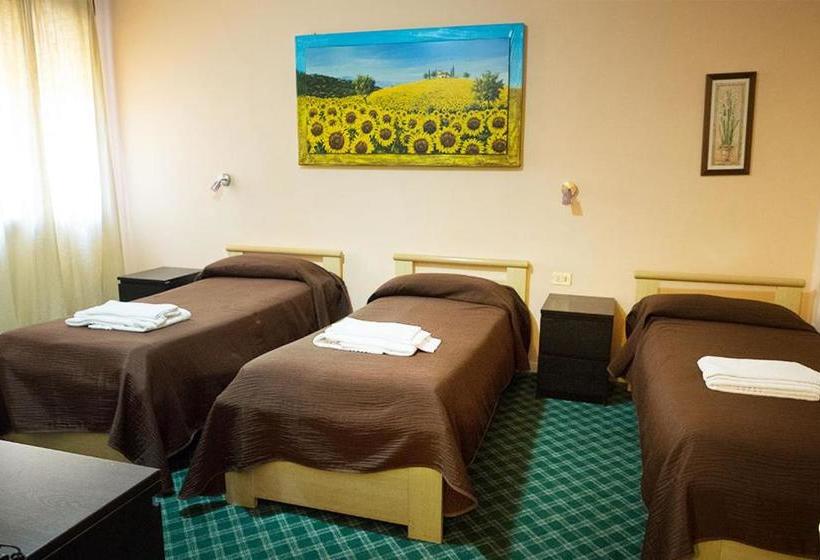 Hotel Albergo Roma, Valdagno: the best offers with Destinia