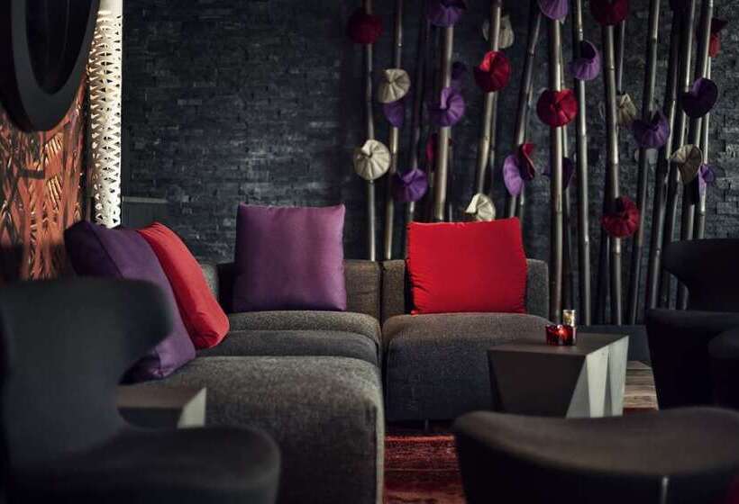 Mainport Hotel Rotterdam, A Hilton Affiliate - Rotterdam
