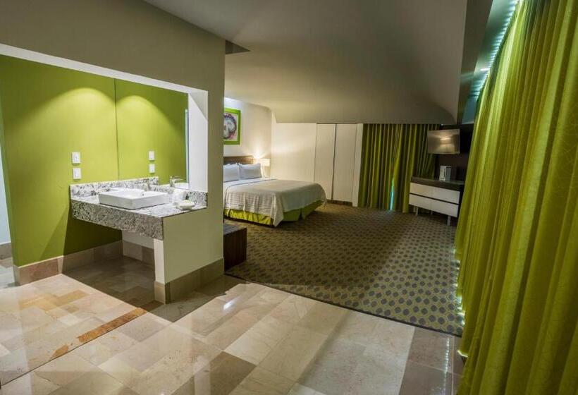 Hotel Holiday Inn Queretaro Zona Krystal en Santiago de Querétaro ...