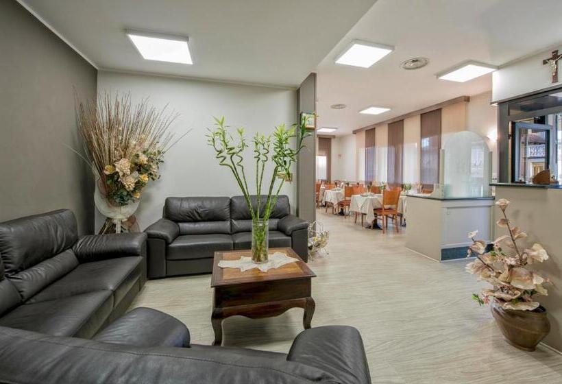 Hotel Candido a Diano Marina a partire da 41 €| Destinia