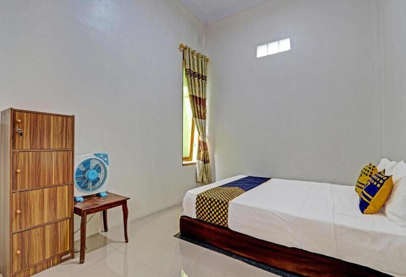 ホテル Spot On 91054 Desa Wisata Budaya Kebondalem Kidul, ソロ: Destiniaでお得な割安購入