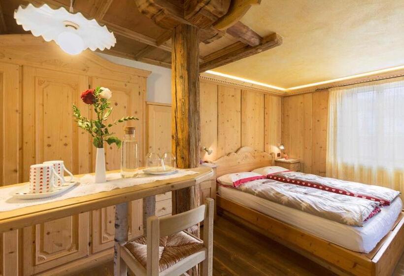 Historic Hotel Ristorante La Stua - Cavalese