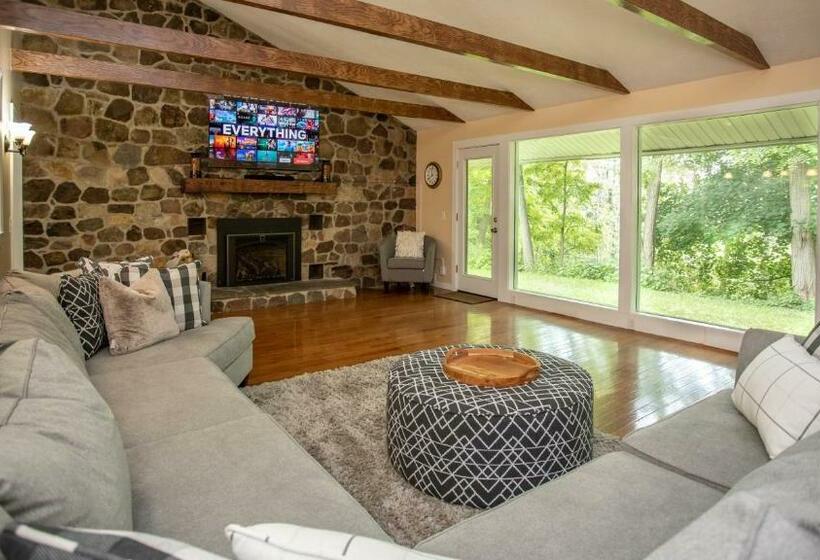 Pittsford, Forestview Manor : أفضل العروض مع دستينيا