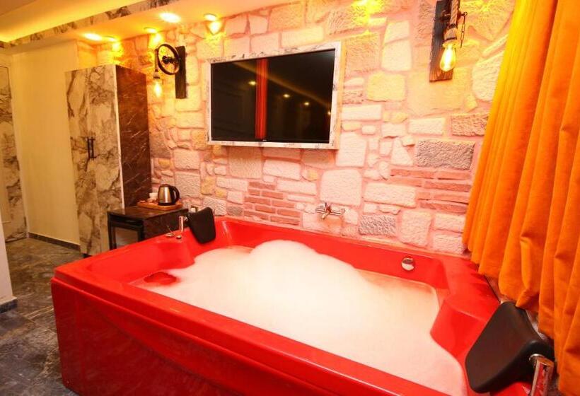 Hotel Ren Plus Suites en Estambul | Destinia