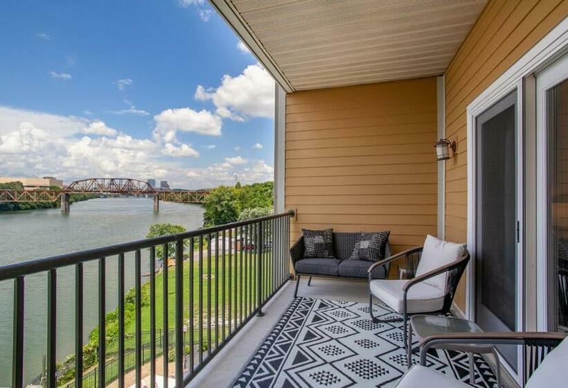 נוקסוויל, Riverfront Condo Downtown River Views Access: ההצעות הטובות ...