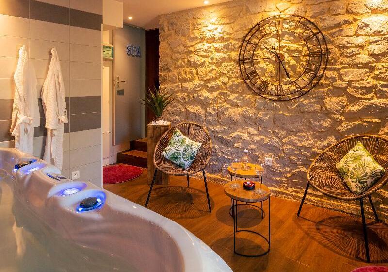 Hôtel Logis Hôtel Aux Berges De L Aveyron - Onet-le-Château