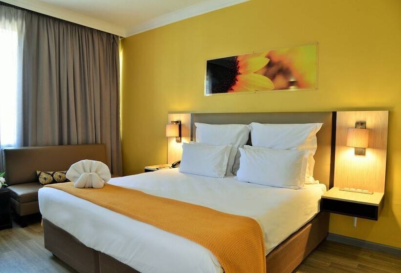 Cresta Oasis, hotel en Harare - Nautalia Viajes