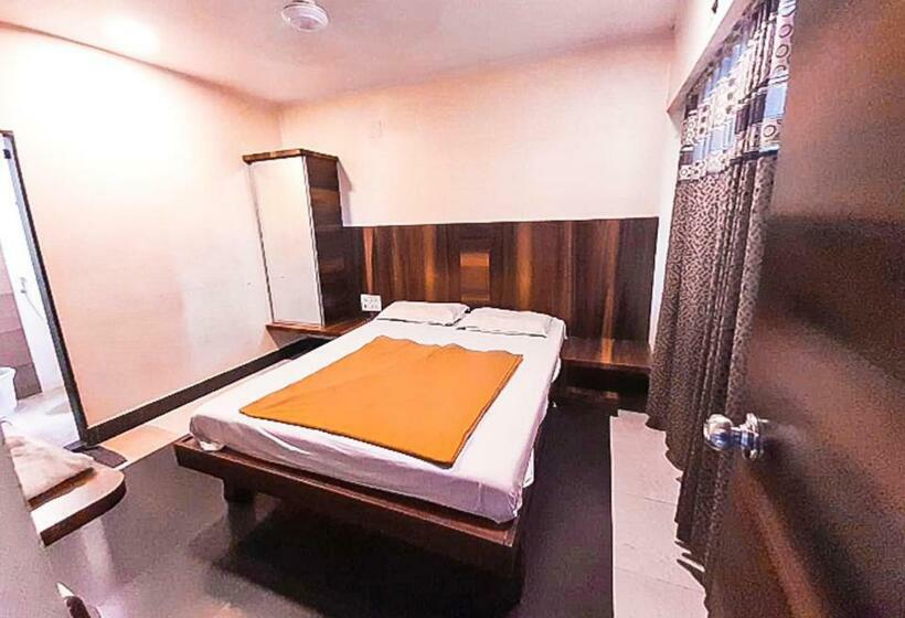 Отель Rajhans Lodging & Boarding By Wb Inn, Badlapur: лучшие ...