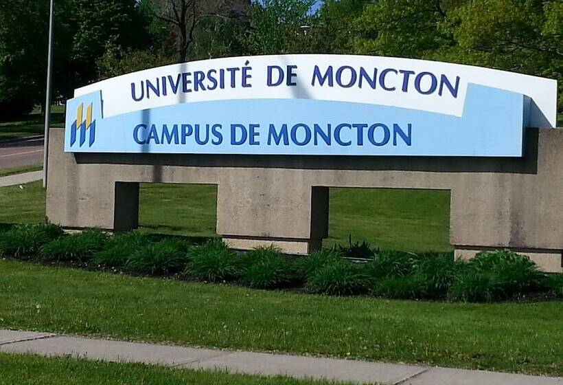 ホテル Université De Moncton, Riverview: Destiniaでお得な割安購入
