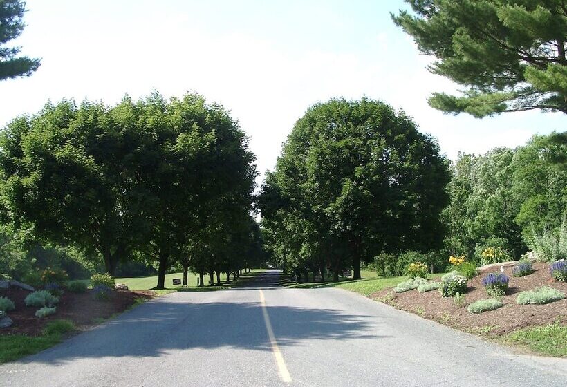 Hotel Circle M Rv & Camping Resort Caravan Park, Millersville: the best ...