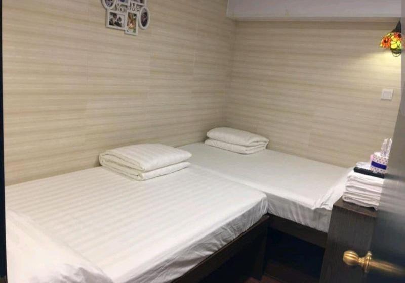 Hostel Pacific Guest House Hong Kong, Hong Kong: the best offers with Destinia