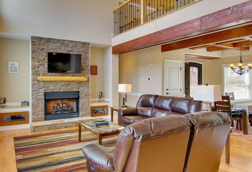 Nebo, Stunning Nebo Lake House With Deck & Views!: ההצעות הטובות עם ...