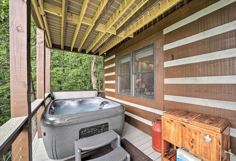 Bryson City Cabin W/ Hot Tub ~ 10 Mi To Dtwn! en Maple Springs | Destinia