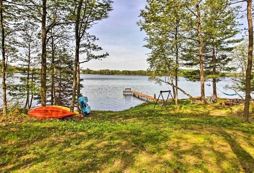 Lakefront Cumberland Cabin With Dock & Fire Pit! en Cumberland | Destinia
