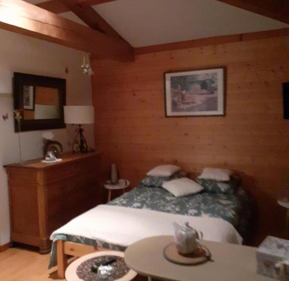 Bed and Breakfast Petit Paradis Chez Pascale Et Bernard, Cazouls-les ...