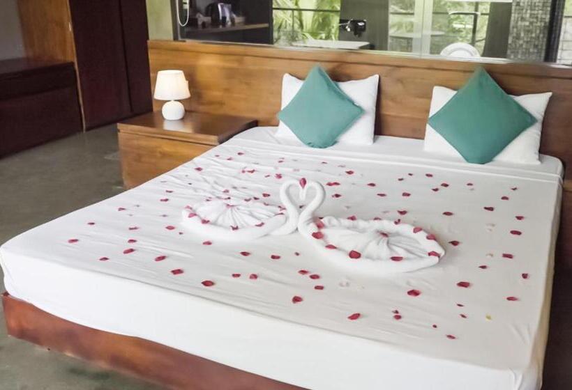 Hotel Heaven De Fountain, Avissawella: the best offers with Destinia