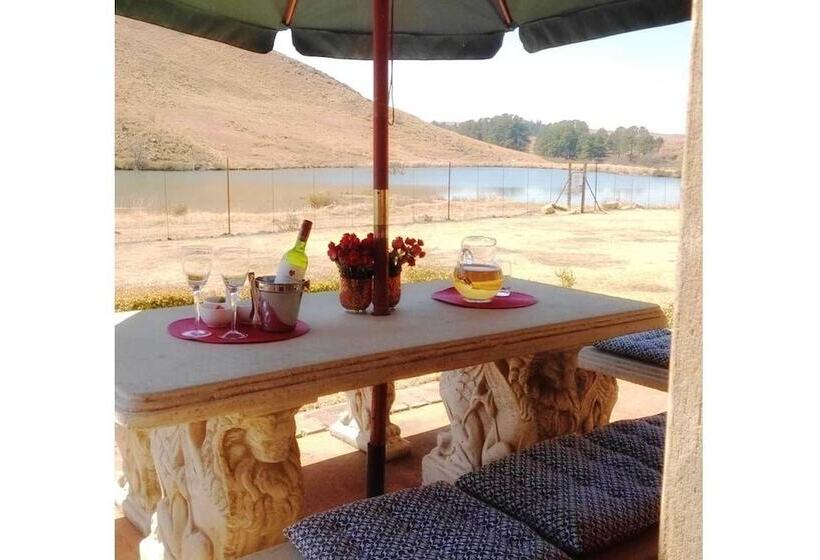 Fox And Squirrel Cottage, Dullstroom: Destiniaでお得な割安購入