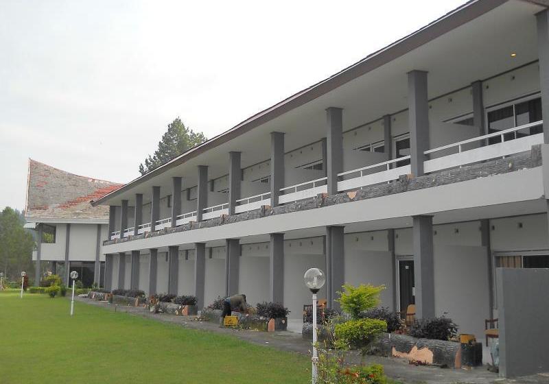 Hotel Patra Parapat Lake Resort, Tomok: the best offers with Destinia