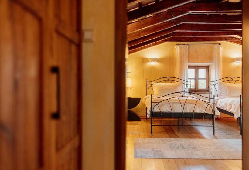 Meneghetti Wine Hotel And Winery Relais & Chateaux - Peroj